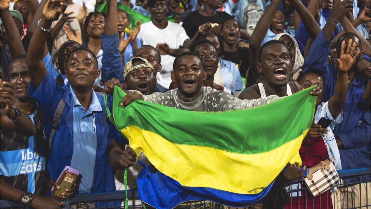 Gabon : après Puma, les supporters espèrent enfin des maillots ...